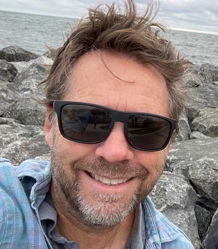 Biography – Unstoriable